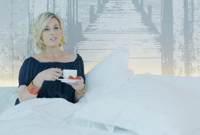 On a Bed With Lisa Vorce! - WeddingPro